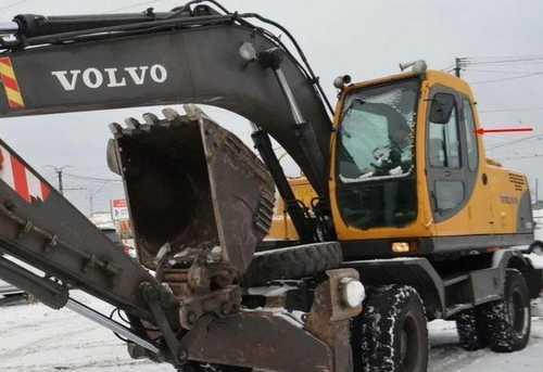 Стекло правое у стрелы на экскаватор Volvo EW 200