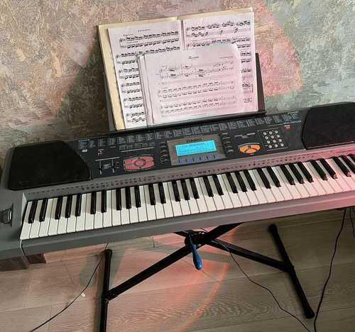 Синтезатор Casio wk-1200 (6 октав)