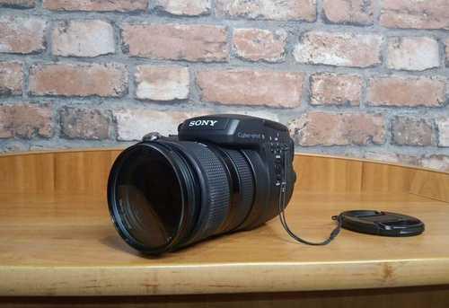 Зеркальный фотоаппарат Sony Cyber-shot DSC-R1