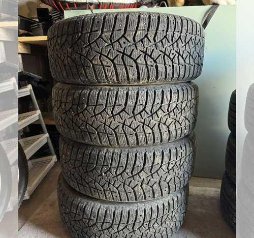 Bridgestone Blizzak Spike-02 215/55 R17 98T