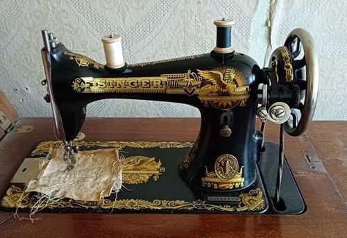 Антикварная швейная ножная машинка Singer