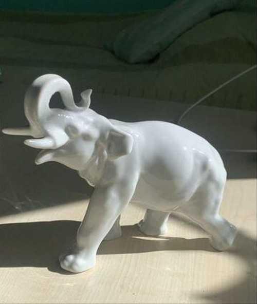 Фарфоровая статуэтка «слон»