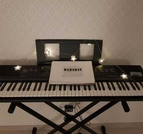 Синтезатор Yamaha PSR-EW 300