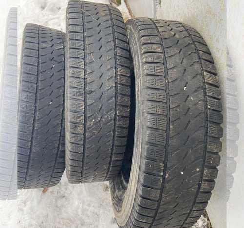 Bridgestone Blizzak W810 205/75 R16C 110Q