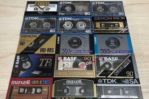 Аудиокассеты 15 штук и кассетница