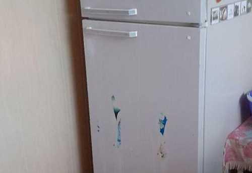 Холодильник бу, небольшой, рабочий