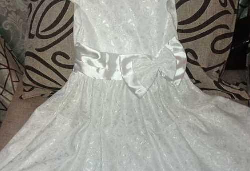 Нарядное платье для девочки 34 размер (122-128)