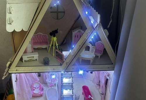 Кукольный домик с мебелюи подсветкой