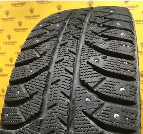 Bridgestone Ice Cruiser 7000 215/45 R17 87T