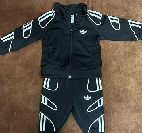 Спортивный костюм Adidas