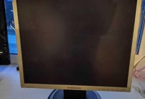 Монитор Samsung 32