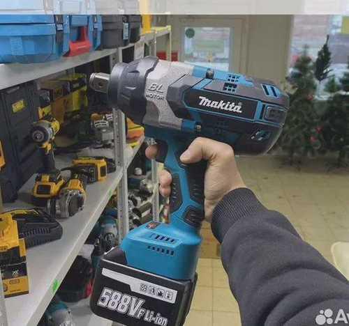 Гайковерт ударный аккумуляторный грузовой makita