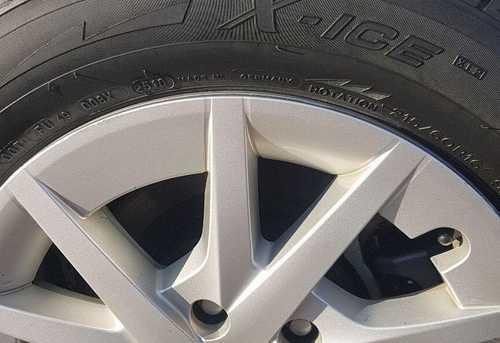 Michelin Maxi Ice 215/60 R16