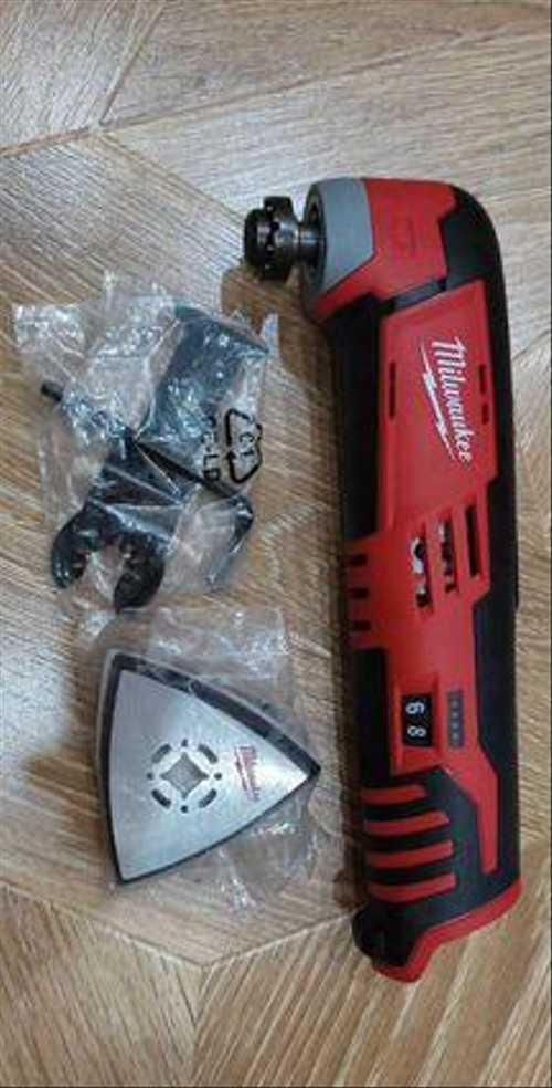 Milwaukee M12 Мультитул с насадками