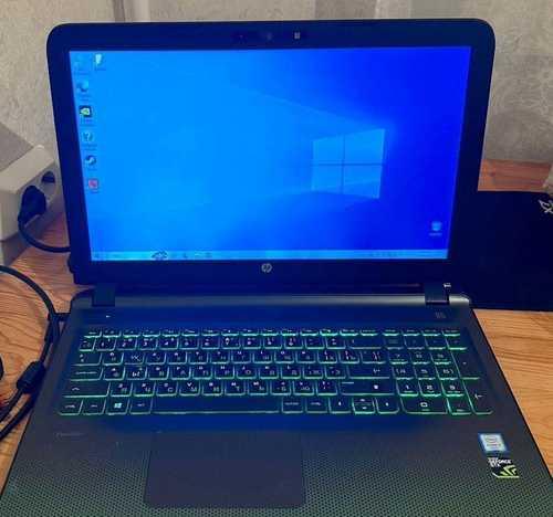 HP Pavilion Gaming 15-ak105ur