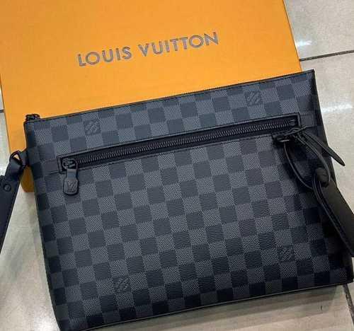 Клатч Louis Vuitton