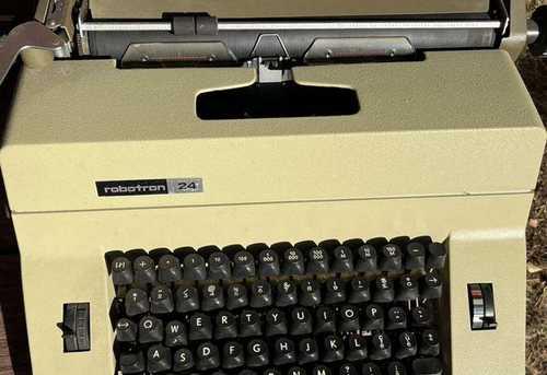 Пишущая машинка Robotron (lat)