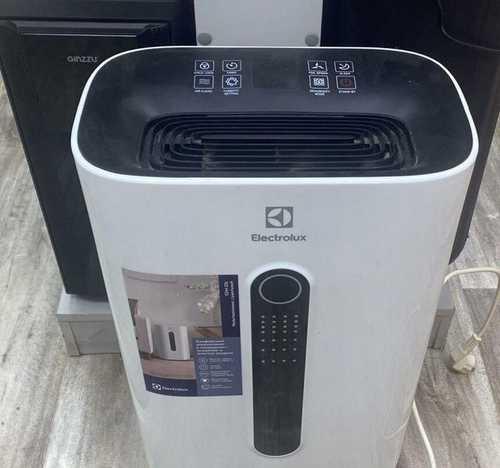 Л64) Осушитель воздуха Electrolux EDM-25L