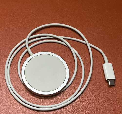 Беспроводное зарядоое Apple MagSafe Charger