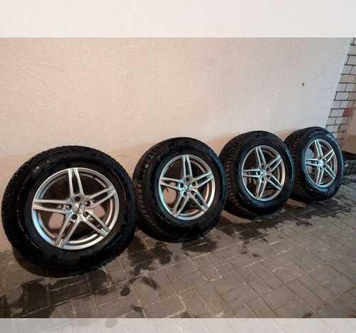 Продаю колеса в сборе, шины Pirelli Formula Ice