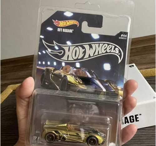 Hot wheels nft pagani huayra