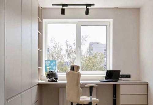 Письменный стол у окна/ рабочая зона / шкаф