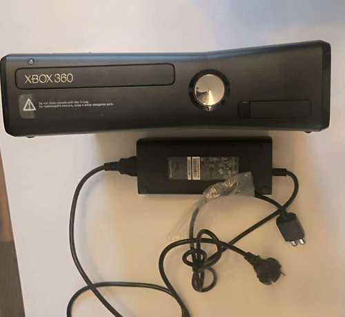 Xbox 360 S (model 1439)