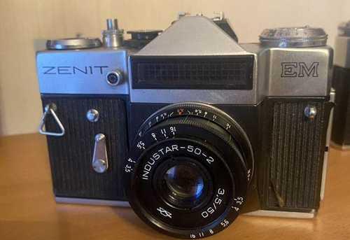 Плёночный фотоаппарат Zenit EM