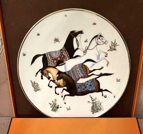 Hermes тарелка закусочная