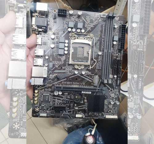 Материнская плата нерабочая LGA1200