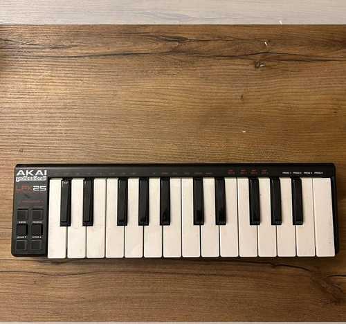 Midi клавиатура akai LPK 25