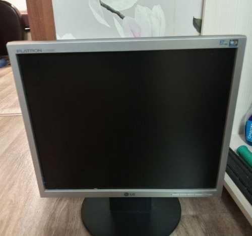 Монитор LG flatron L1750SQ-Sn