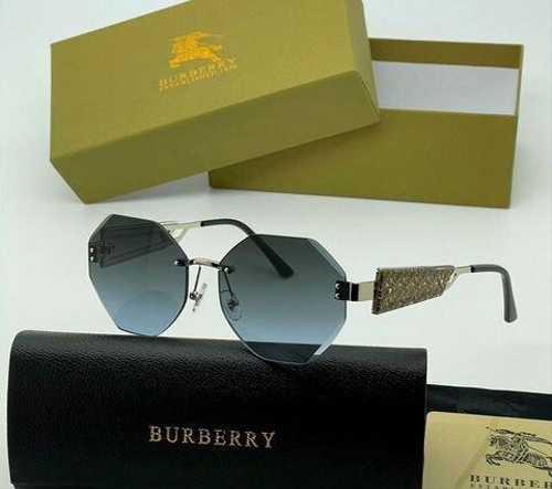 Солнцезащитные очки Burberry 0002