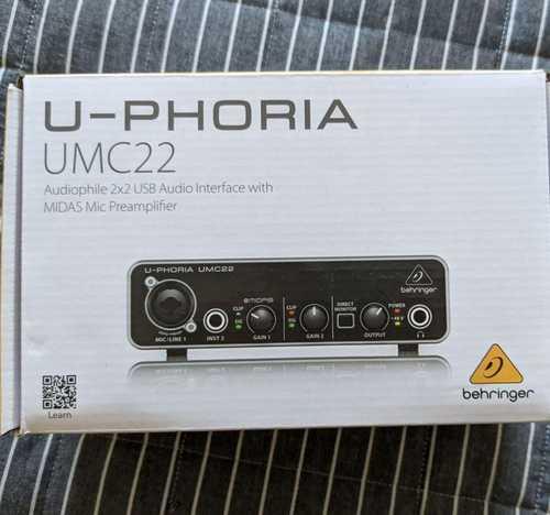 Внешняя звуковая карта behringer umc22