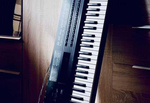 Синтезатор Yamaha DX7 s