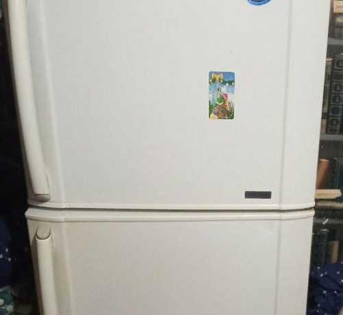 Холодильник Samsung RT-29 bvpw в рабочем состоянии