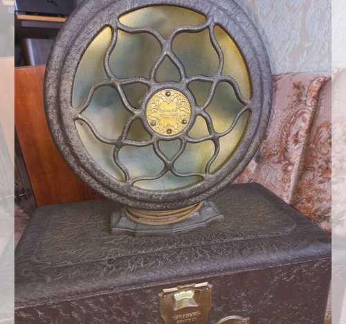 Ламповый радиоприемник Crosley Showbox 706