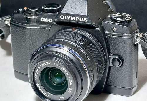 Olympus OM-D E-M10 kit (как новый)