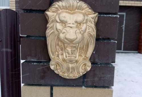 Голова льва из гипса