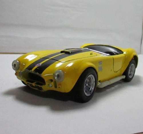 Модель автомобиля shelby cobra 1965