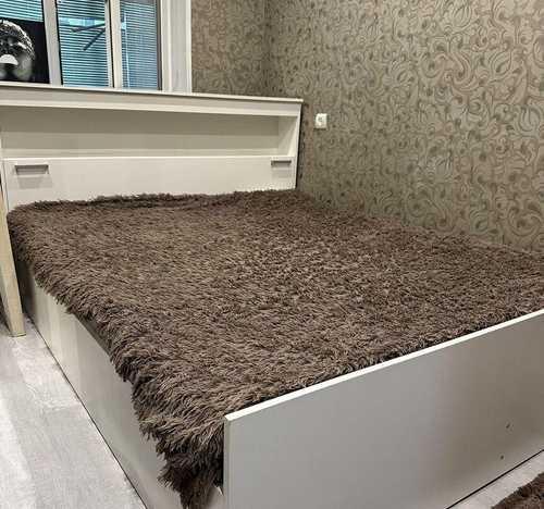 Кровать
