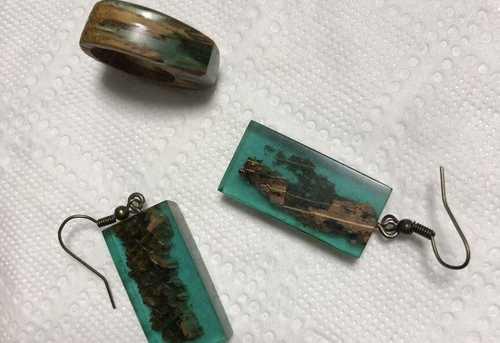Комплект бижутерии из дерева сережки и кольцо