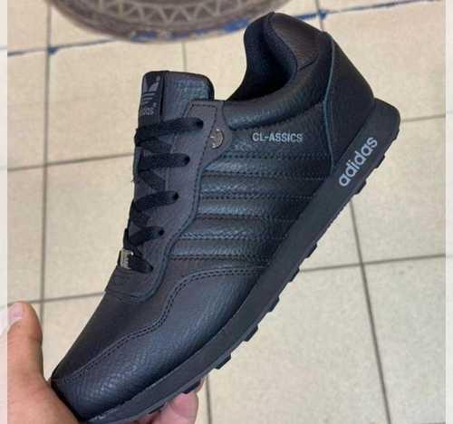 Кроссовки adidas classic