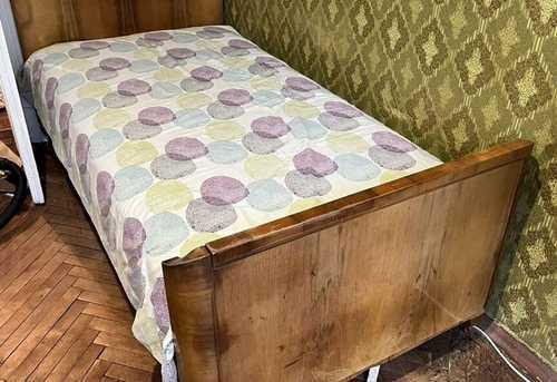 Старинная кровать из дерева СССР с матрасом