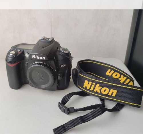 Nikon D90 отл. состояние (пробег 15 т)