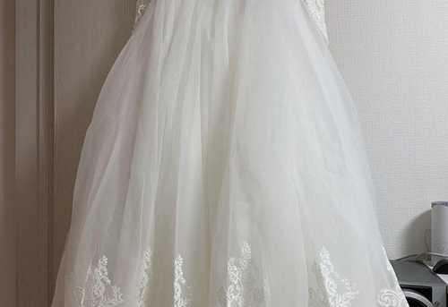 Свадебное платье р.42