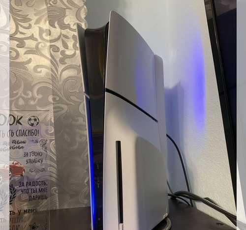 Sony PlayStation 5 Slim, 1000 ГБ, 2 геймпада