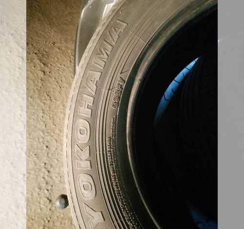 Yokohama 104ZR 225/65 R17