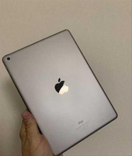 Apple iPad 6-е поколение Wi-Fi 128 GB