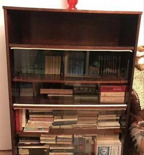 Книжный шкаф СССР 1975 года